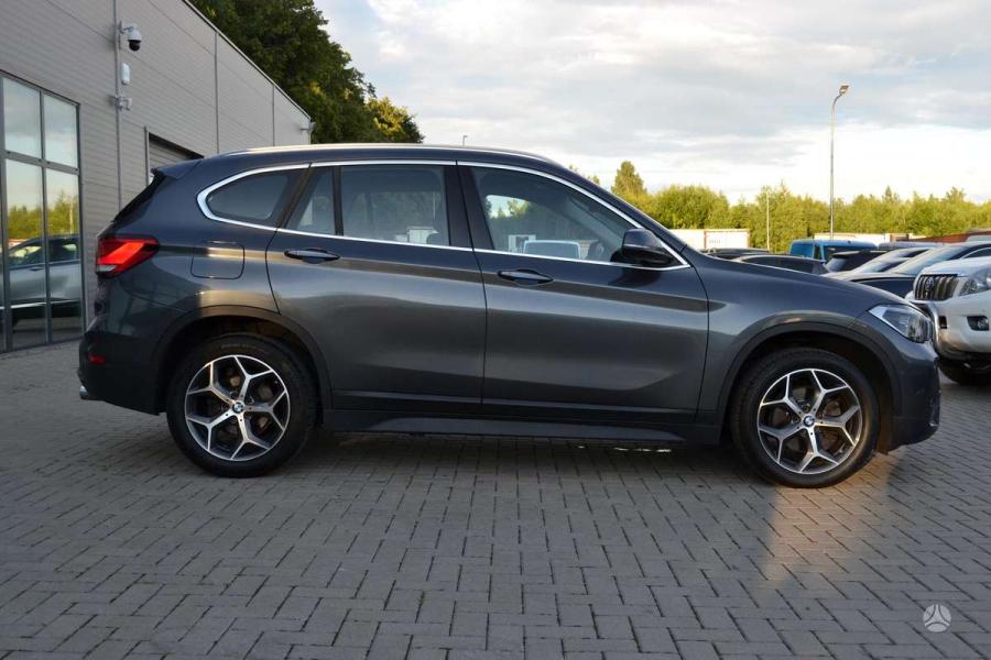 Pelēks BMW X1 2019 Viļņa, ar dzinēja tilpumu 2.00 L un nobraukumu 169 tūkst. km par 17000 €, foto 42 vietnē AUTOMOTO.COM.LV