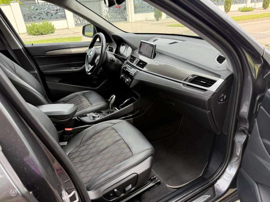 Pelēks BMW X1 2019 Tauragė, ar dzinēja tilpumu 1.50 L un nobraukumu 202 tūkst. km par 14600 €, foto 20 vietnē AUTOMOTO.COM.LV