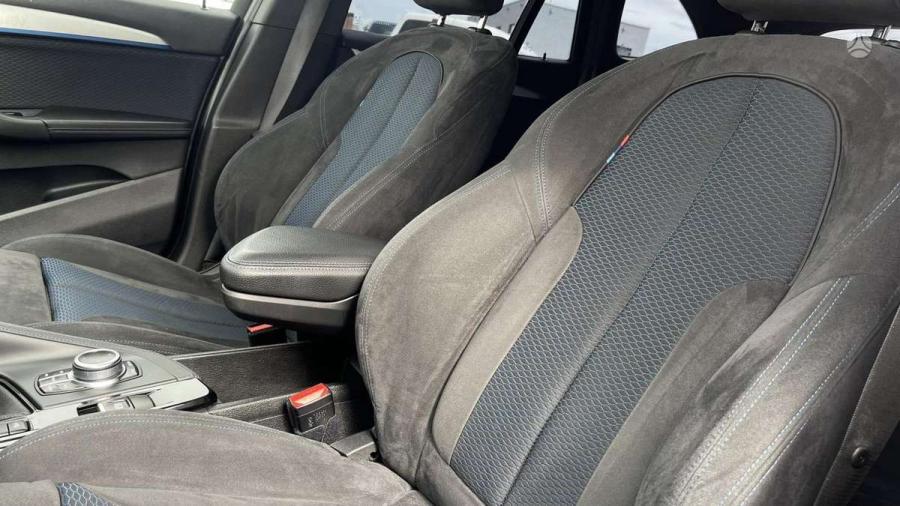 Grey BMW X1 2019 in Marijampole, with an engine capacity of 2.00 L and mileage of 373 thousand km for 12900 €, photo 16 on AUTOMOTO.COM.LV