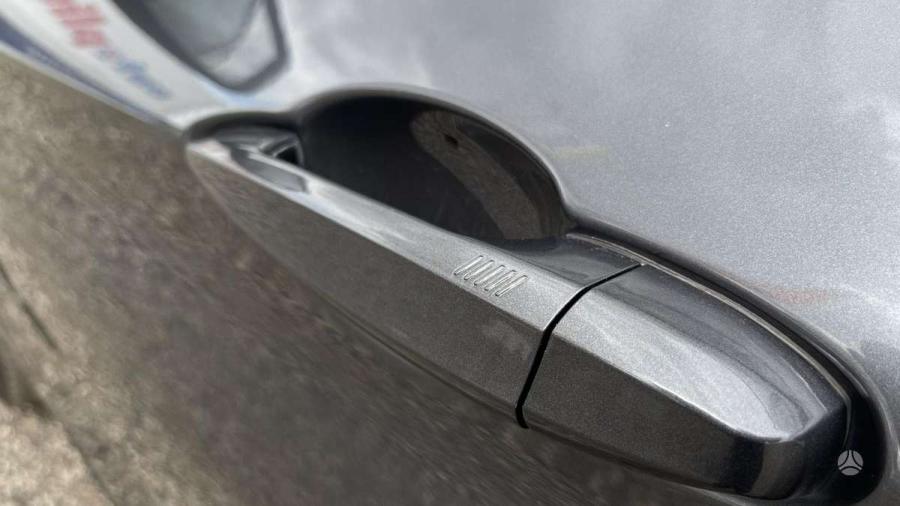 Grey BMW X1 2019 in Marijampole, with an engine capacity of 2.00 L and mileage of 373 thousand km for 12900 €, photo 28 on AUTOMOTO.COM.LV
