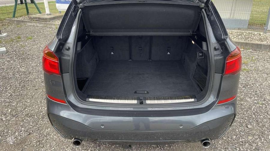 Grey BMW X1 2019 in Marijampole, with an engine capacity of 2.00 L and mileage of 373 thousand km for 12900 €, photo 45 on AUTOMOTO.COM.LV