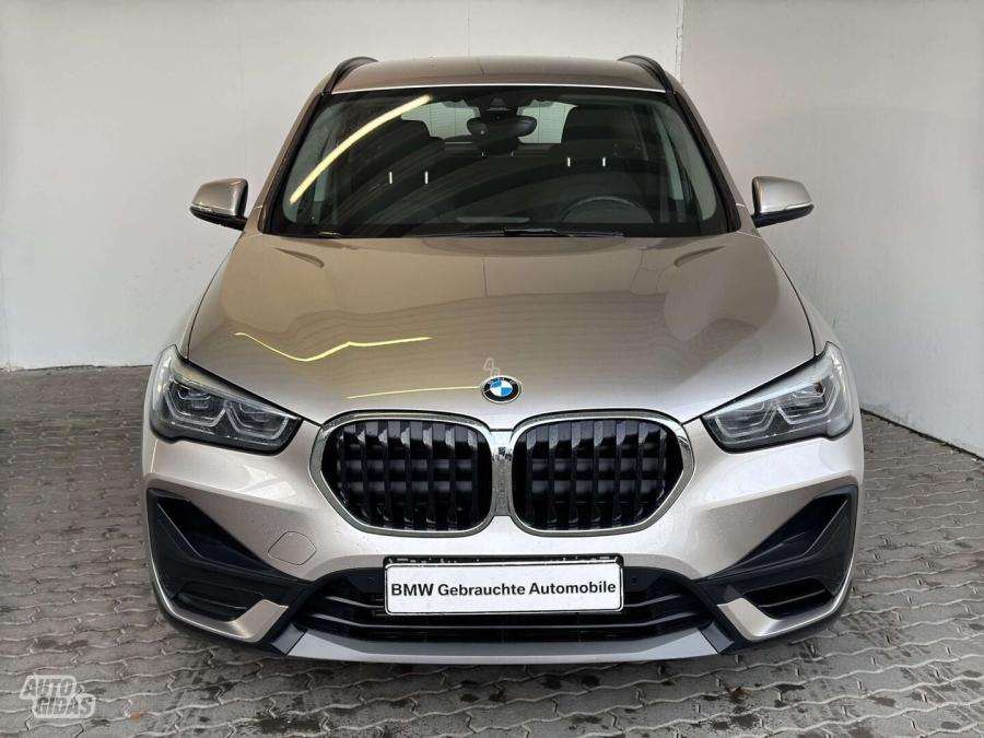 Grey BMW X1 2020 in Kaunas, with an engine capacity of 2.00 L and mileage of 16 thousand km for 29496 €, photo 1 on AUTOMOTO.COM.LV