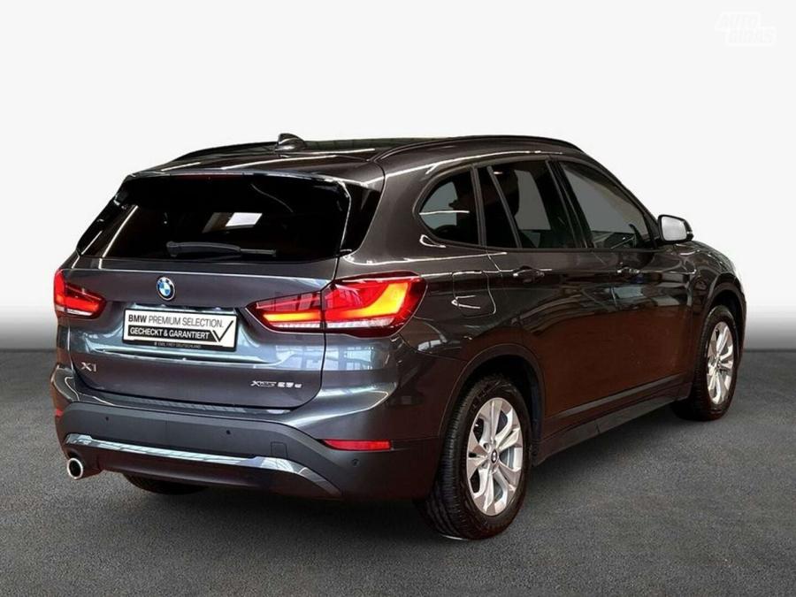 Grey BMW X1 2020 in Kaunas, with an engine capacity of 1.50 L and mileage of 100 thousand km for 24819 €, photo 2 on AUTOMOTO.COM.LV