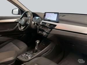 Grey BMW X1 2020 in Kaunas, with an engine capacity of 1.50 L and mileage of 100 thousand km for 24819 €, photo 16 on AUTOMOTO.COM.LV