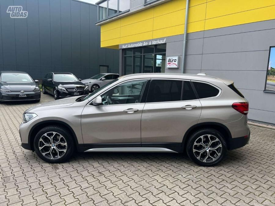Grey BMW X1 2020 in Kaunas, with an engine capacity of 2.00 L and mileage of 98 thousand km for 29600 €, photo 3 on AUTOMOTO.COM.LV