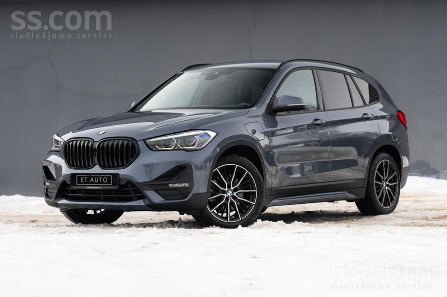 Grey BMW X1 2020 in Jelgava, with an engine capacity of 1.50 L and mileage of 173 thousand km for 21000 €, photo 1 on AUTOMOTO.COM.LV