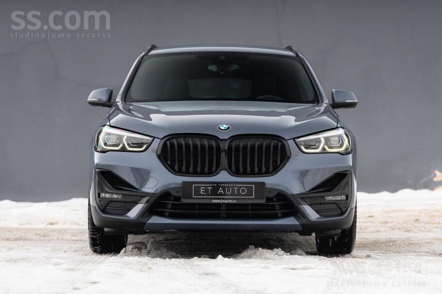 Grey BMW X1 2020 in Jelgava, with an engine capacity of 1.50 L and mileage of 173 thousand km for 21000 €, photo 3 on AUTOMOTO.COM.LV