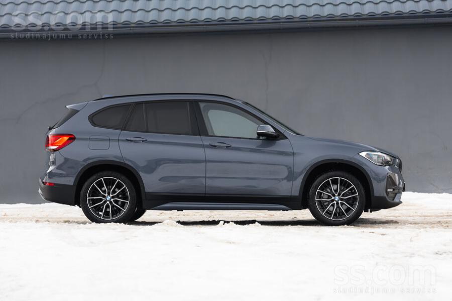 Grey BMW X1 2020 in Jelgava, with an engine capacity of 1.50 L and mileage of 173 thousand km for 21000 €, photo 5 on AUTOMOTO.COM.LV