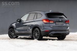 Grey BMW X1 2020 in Jelgava, with an engine capacity of 1.50 L and mileage of 173 thousand km for 21000 €, photo 8 on AUTOMOTO.COM.LV