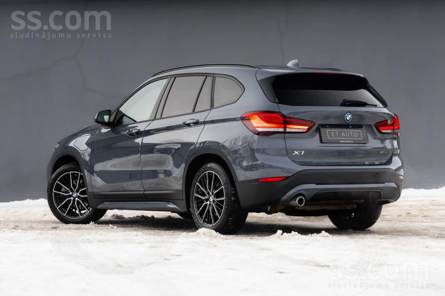 Grey BMW X1 2020 in Jelgava, with an engine capacity of 1.50 L and mileage of 173 thousand km for 21000 €, photo 8 on AUTOMOTO.COM.LV