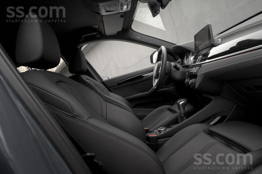 Grey BMW X1 2020 in Jelgava, with an engine capacity of 1.50 L and mileage of 173 thousand km for 21000 €, photo 13 on AUTOMOTO.COM.LV