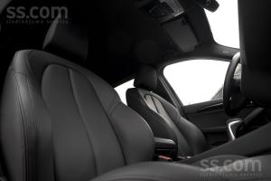Grey BMW X1 2020 in Jelgava, with an engine capacity of 1.50 L and mileage of 173 thousand km for 21000 €, photo 14 on AUTOMOTO.COM.LV
