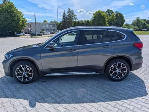 Grey BMW X1 2020 in Taurage, with an engine capacity of 2.00 L and mileage of 270 thousand km for 16335 €, photo 8 on AUTOMOTO.COM.LV