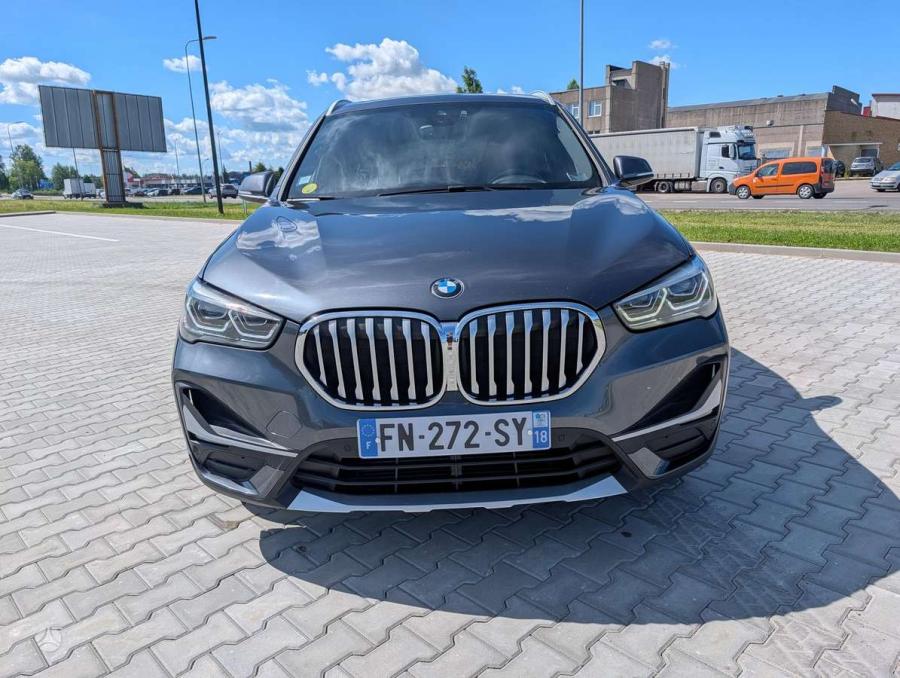 Grey BMW X1 2020 in Taurage, with an engine capacity of 2.00 L and mileage of 270 thousand km for 16335 €, photo 10 on AUTOMOTO.COM.LV