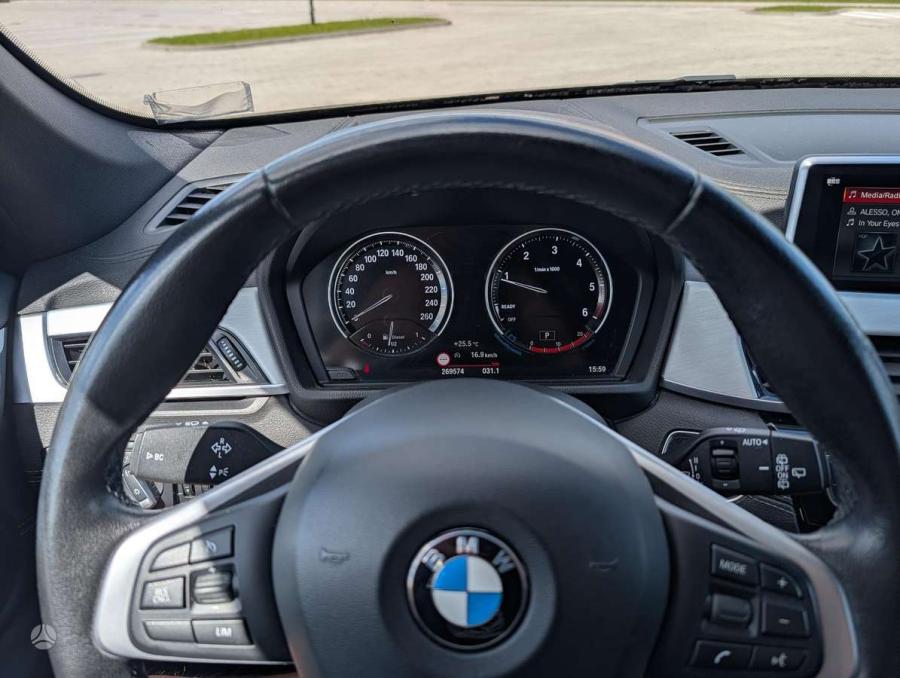 Grey BMW X1 2020 in Taurage, with an engine capacity of 2.00 L and mileage of 270 thousand km for 16335 €, photo 14 on AUTOMOTO.COM.LV