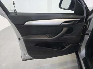 Grey BMW X1 2020 in Vilnius, with an engine capacity of 1.50 L and mileage of 180 thousand km for 17000 €, photo 6 on AUTOMOTO.COM.LV