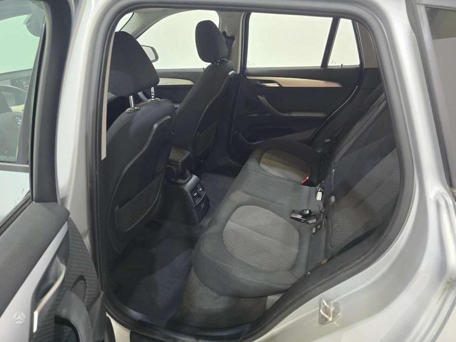 Grey BMW X1 2020 in Vilnius, with an engine capacity of 1.50 L and mileage of 180 thousand km for 17000 €, photo 10 on AUTOMOTO.COM.LV