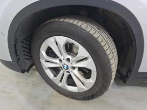 Grey BMW X1 2020 in Vilnius, with an engine capacity of 1.50 L and mileage of 180 thousand km for 17000 €, photo 18 on AUTOMOTO.COM.LV