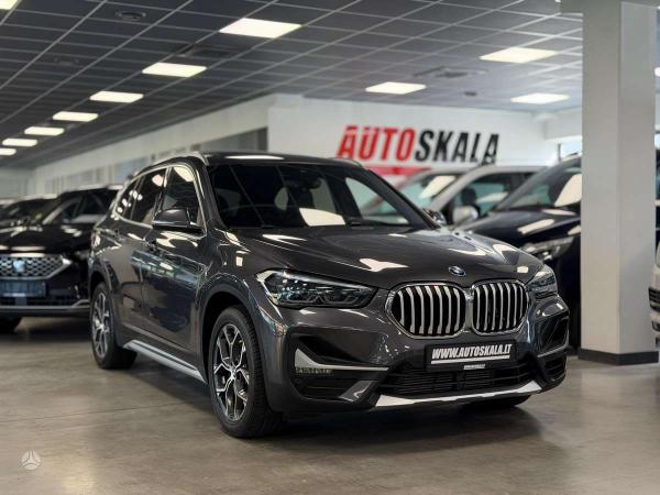 Grey BMW X1 2020 in Klaipeda, with an engine capacity of 2.00 L and mileage of 160 thousand km for 20500 €, photo 4 on AUTOMOTO.COM.LV