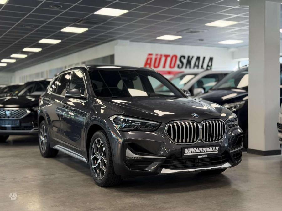Grey BMW X1 2020 in Klaipeda, with an engine capacity of 2.00 L and mileage of 160 thousand km for 20500 €, photo 5 on AUTOMOTO.COM.LV