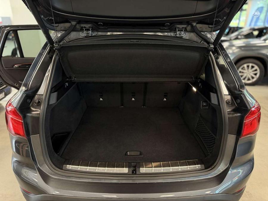 Grey BMW X1 2020 in Klaipeda, with an engine capacity of 2.00 L and mileage of 160 thousand km for 20500 €, photo 20 on AUTOMOTO.COM.LV