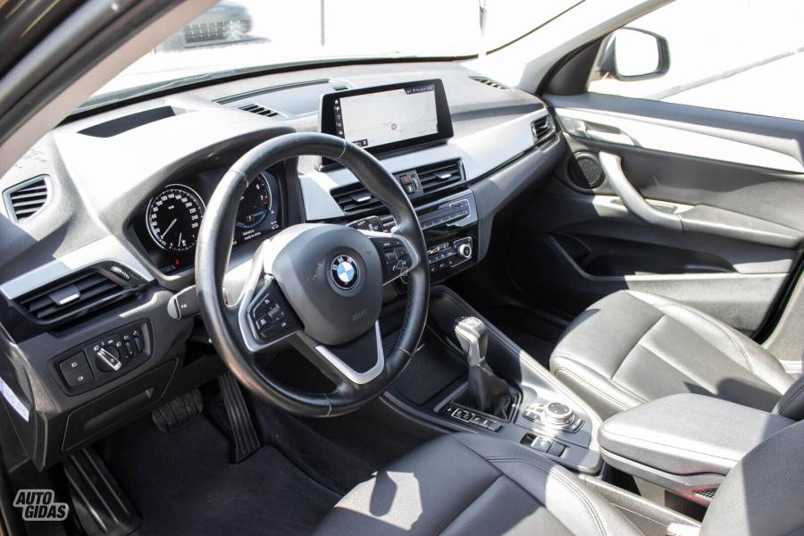 Grey BMW X1 2020 in Kaunas, with an engine capacity of 1.50 L and mileage of 158 thousand km for 16900 €, photo 8 on AUTOMOTO.COM.LV
