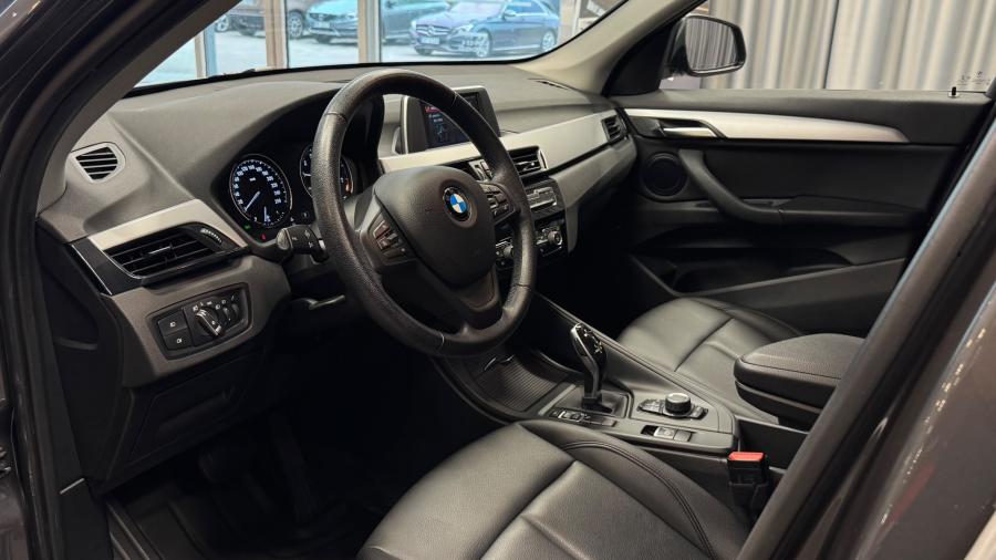 Grey BMW X1 2020 in Riga, with an engine capacity of 1.50 L and mileage of 73 thousand km for 19900 €, photo 9 on AUTOMOTO.COM.LV