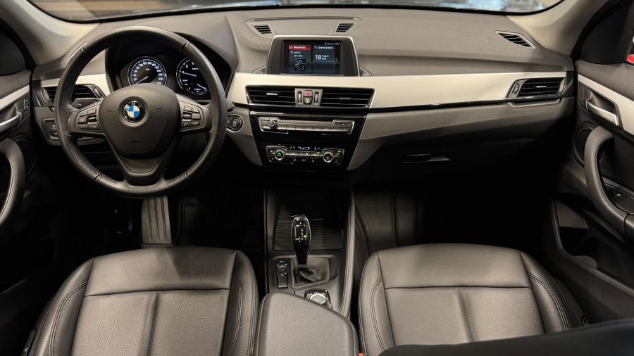 Grey BMW X1 2020 in Riga, with an engine capacity of 1.50 L and mileage of 73 thousand km for 19900 €, photo 10 on AUTOMOTO.COM.LV