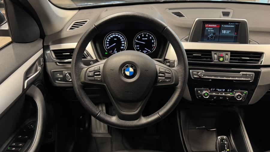 Grey BMW X1 2020 in Riga, with an engine capacity of 1.50 L and mileage of 73 thousand km for 19900 €, photo 11 on AUTOMOTO.COM.LV