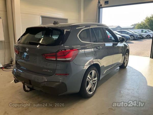Pelēks BMW X1 2020 Tallina, ar dzinēja tilpumu 1.50 L un nobraukumu 101 tūkst. km par 23490 €, foto 3 vietnē AUTOMOTO.COM.LV