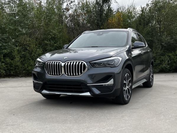 Grey BMW X1 2020 in Panevezys, with an engine capacity of 1.50 L and mileage of 127 thousand km for 16600 €, photo 1 on AUTOMOTO.COM.LV