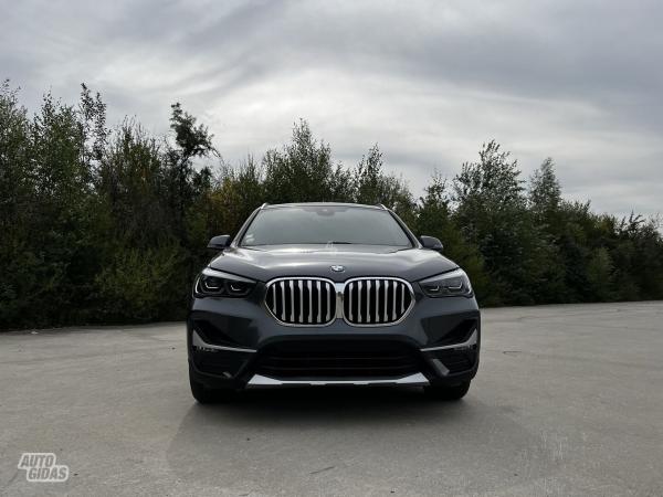 Grey BMW X1 2020 in Panevezys, with an engine capacity of 1.50 L and mileage of 127 thousand km for 16600 €, photo 4 on AUTOMOTO.COM.LV