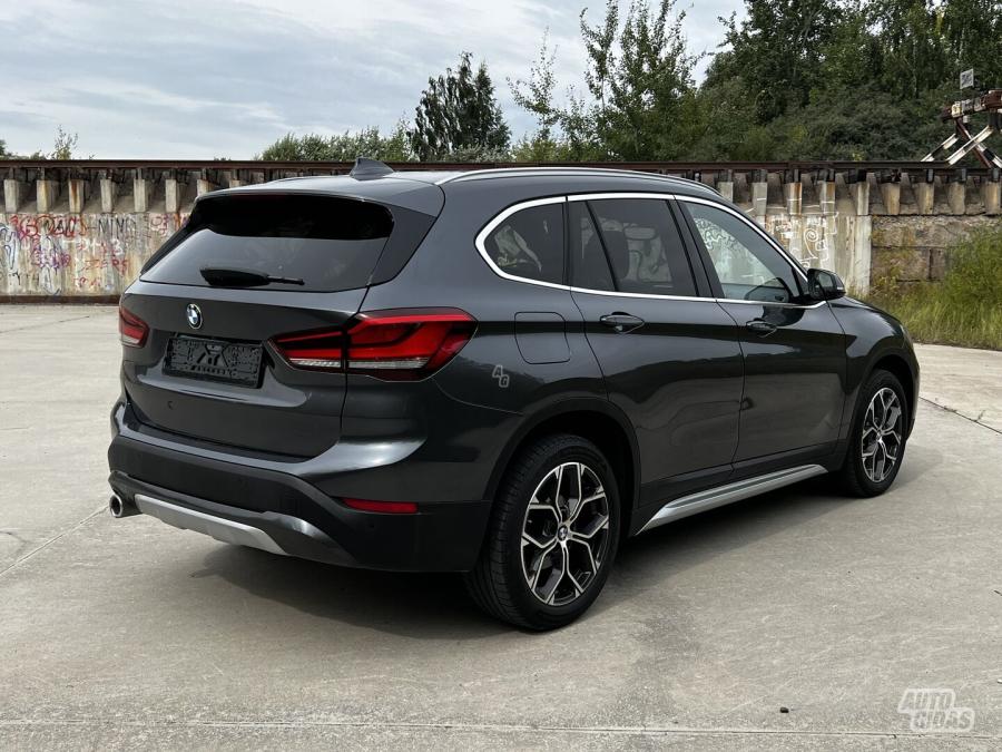 Grey BMW X1 2020 in Panevezys, with an engine capacity of 1.50 L and mileage of 127 thousand km for 16600 €, photo 5 on AUTOMOTO.COM.LV