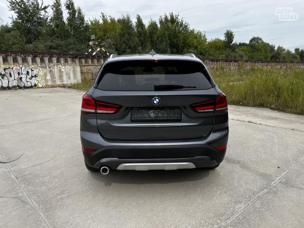 Grey BMW X1 2020 in Panevezys, with an engine capacity of 1.50 L and mileage of 127 thousand km for 16600 €, photo 7 on AUTOMOTO.COM.LV
