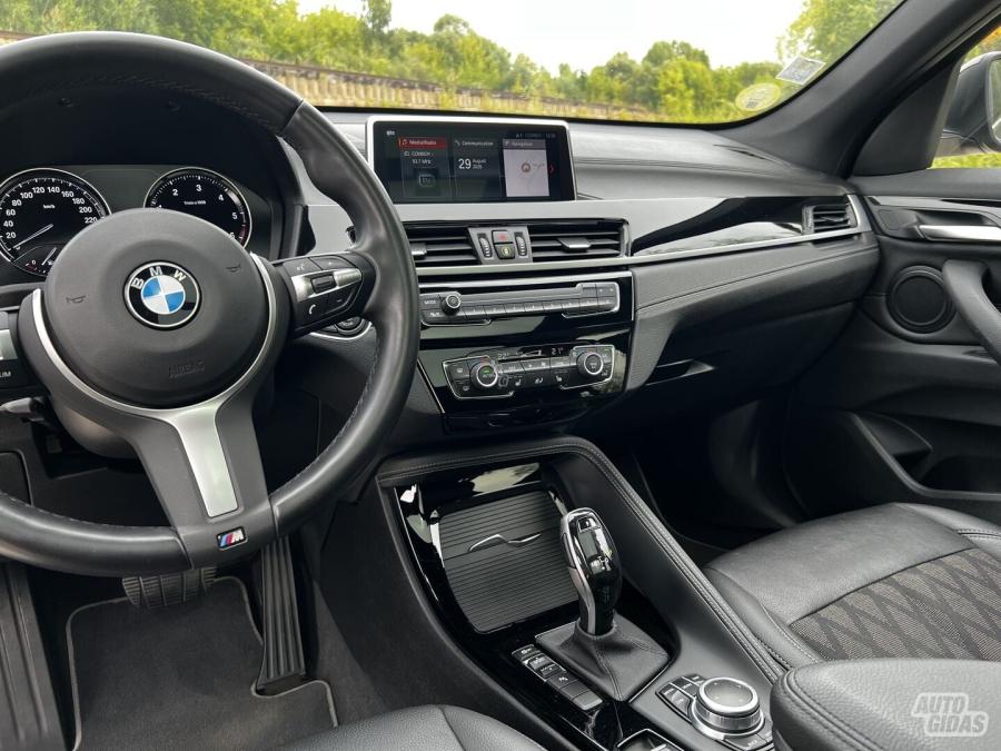 Grey BMW X1 2020 in Panevezys, with an engine capacity of 1.50 L and mileage of 127 thousand km for 16600 €, photo 14 on AUTOMOTO.COM.LV