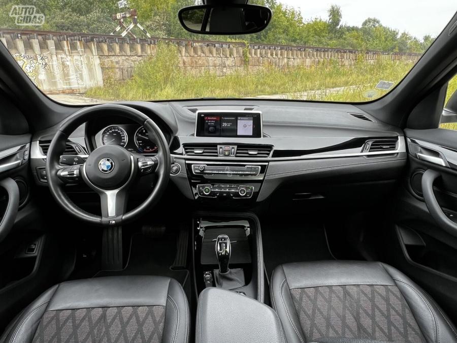 Grey BMW X1 2020 in Panevezys, with an engine capacity of 1.50 L and mileage of 127 thousand km for 16600 €, photo 15 on AUTOMOTO.COM.LV