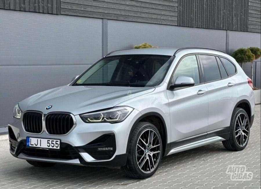Grey BMW X1 2020 in Siauliai, with an engine capacity of 1.50 L and mileage of 217 thousand km for 14999 €, photo 1 on AUTOMOTO.COM.LV