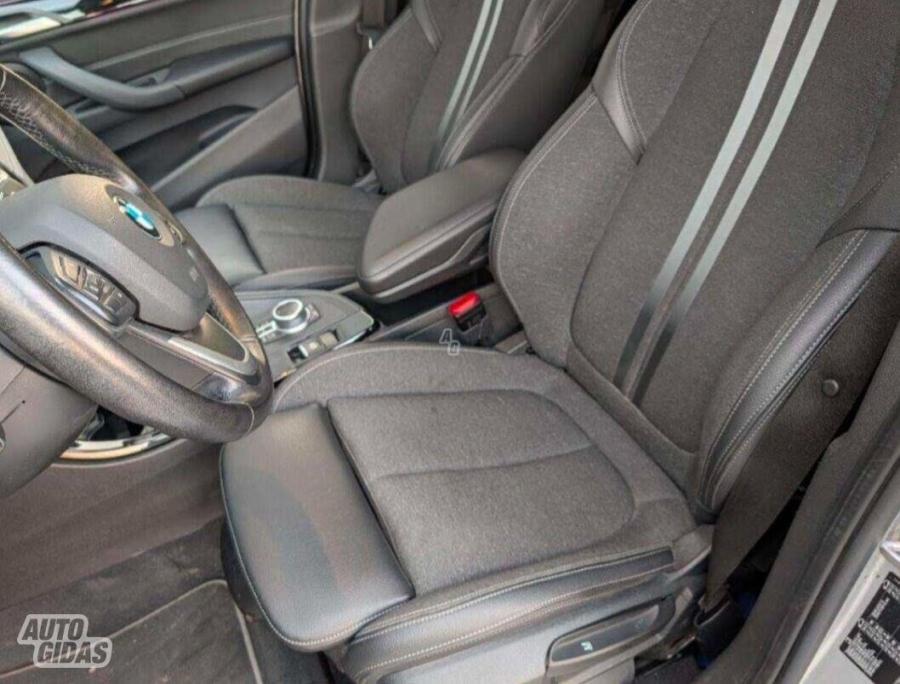 Grey BMW X1 2020 in Siauliai, with an engine capacity of 1.50 L and mileage of 217 thousand km for 14999 €, photo 9 on AUTOMOTO.COM.LV