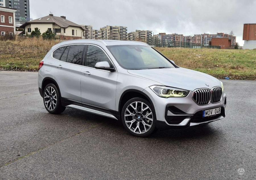 Grey BMW X1 2021 in Klaipeda, with an engine capacity of 2.00 L and mileage of 60 thousand km for 24000 €, photo 1 on AUTOMOTO.COM.LV
