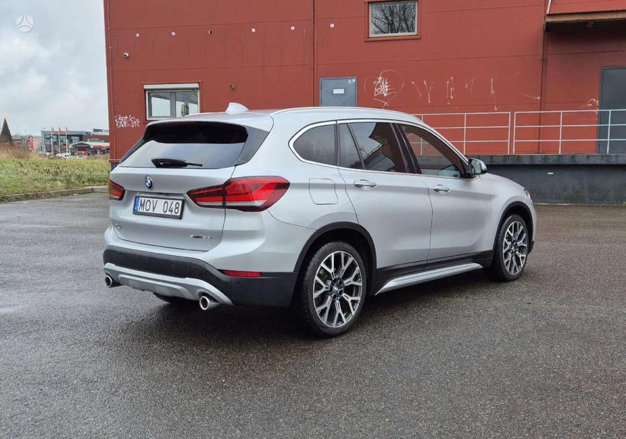 Grey BMW X1 2021 in Klaipeda, with an engine capacity of 2.00 L and mileage of 60 thousand km for 24000 €, photo 3 on AUTOMOTO.COM.LV
