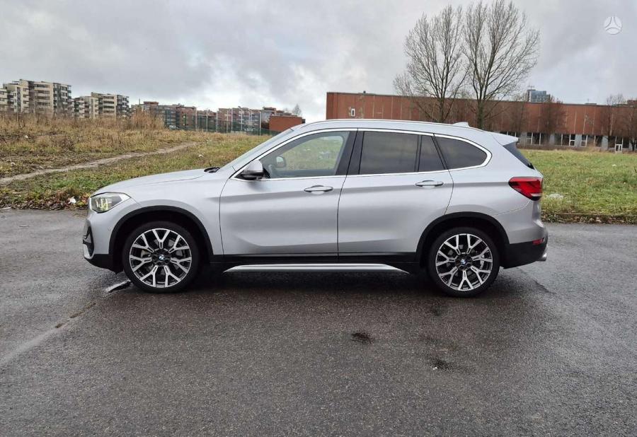 Grey BMW X1 2021 in Klaipeda, with an engine capacity of 2.00 L and mileage of 60 thousand km for 24000 €, photo 6 on AUTOMOTO.COM.LV