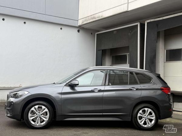 Pelēks BMW X1 2021 Kauņa, ar dzinēja tilpumu 2.00 L un nobraukumu 79 tūkst. km par 28992 €, foto 3 vietnē AUTOMOTO.COM.LV