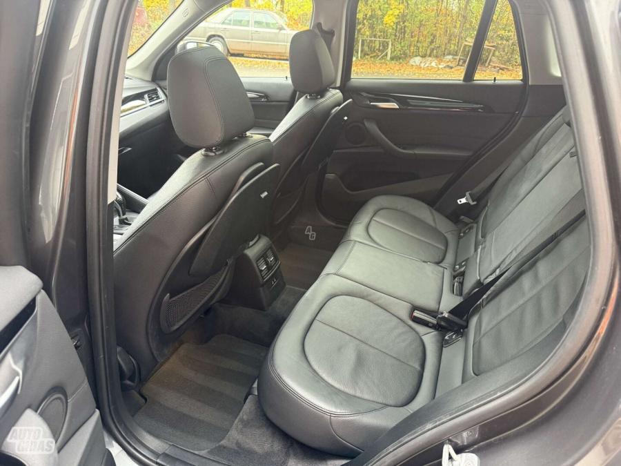 Grey BMW X1 2021 in Kaunas, with an engine capacity of 2.00 L and mileage of 79 thousand km for 28992 €, photo 14 on AUTOMOTO.COM.LV