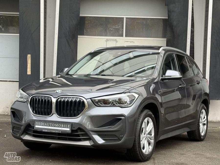 Grey BMW X1 2021 in Kaunas, with an engine capacity of 2.00 L and mileage of 79 thousand km for 28992 €, photo 1 on AUTOMOTO.COM.LV