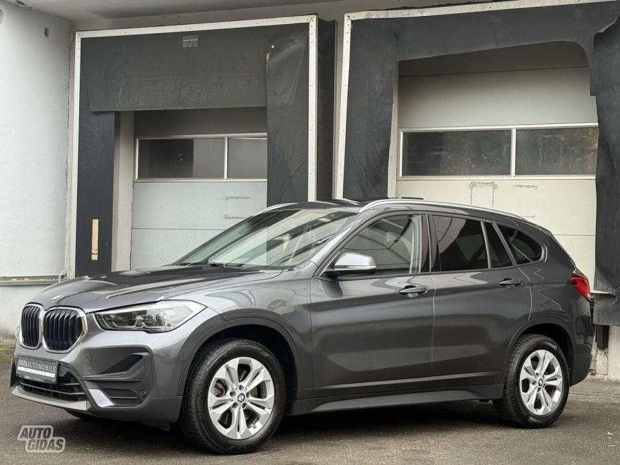 Grey BMW X1 2021 in Kaunas, with an engine capacity of 2.00 L and mileage of 79 thousand km for 28992 €, photo 2 on AUTOMOTO.COM.LV