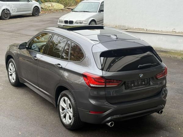 Grey BMW X1 2021 in Kaunas, with an engine capacity of 2.00 L and mileage of 79 thousand km for 28992 €, photo 4 on AUTOMOTO.COM.LV