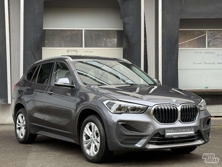 Grey BMW X1 2021 in Kaunas, with an engine capacity of 2.00 L and mileage of 79 thousand km for 28992 €, photo 9 on AUTOMOTO.COM.LV
