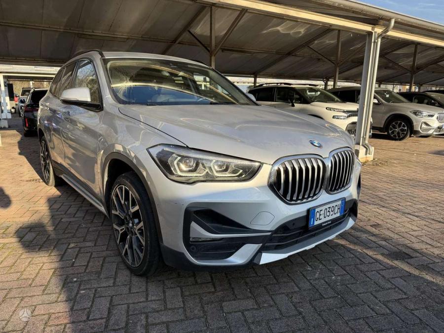Grey BMW X1 2021 in Siauliai, with an engine capacity of 2.00 L and mileage of 178 thousand km for 17700 €, photo 3 on AUTOMOTO.COM.LV