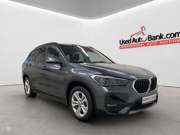 Grey BMW X1 2021 in Marijampole, with an engine capacity of 1.50 L and mileage of 154 thousand km for 18513 €, photo 3 on AUTOMOTO.COM.LV