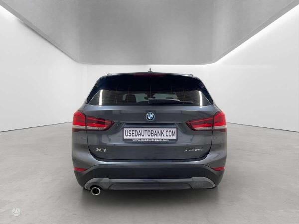 Grey BMW X1 2021 in Marijampole, with an engine capacity of 1.50 L and mileage of 154 thousand km for 18513 €, photo 5 on AUTOMOTO.COM.LV